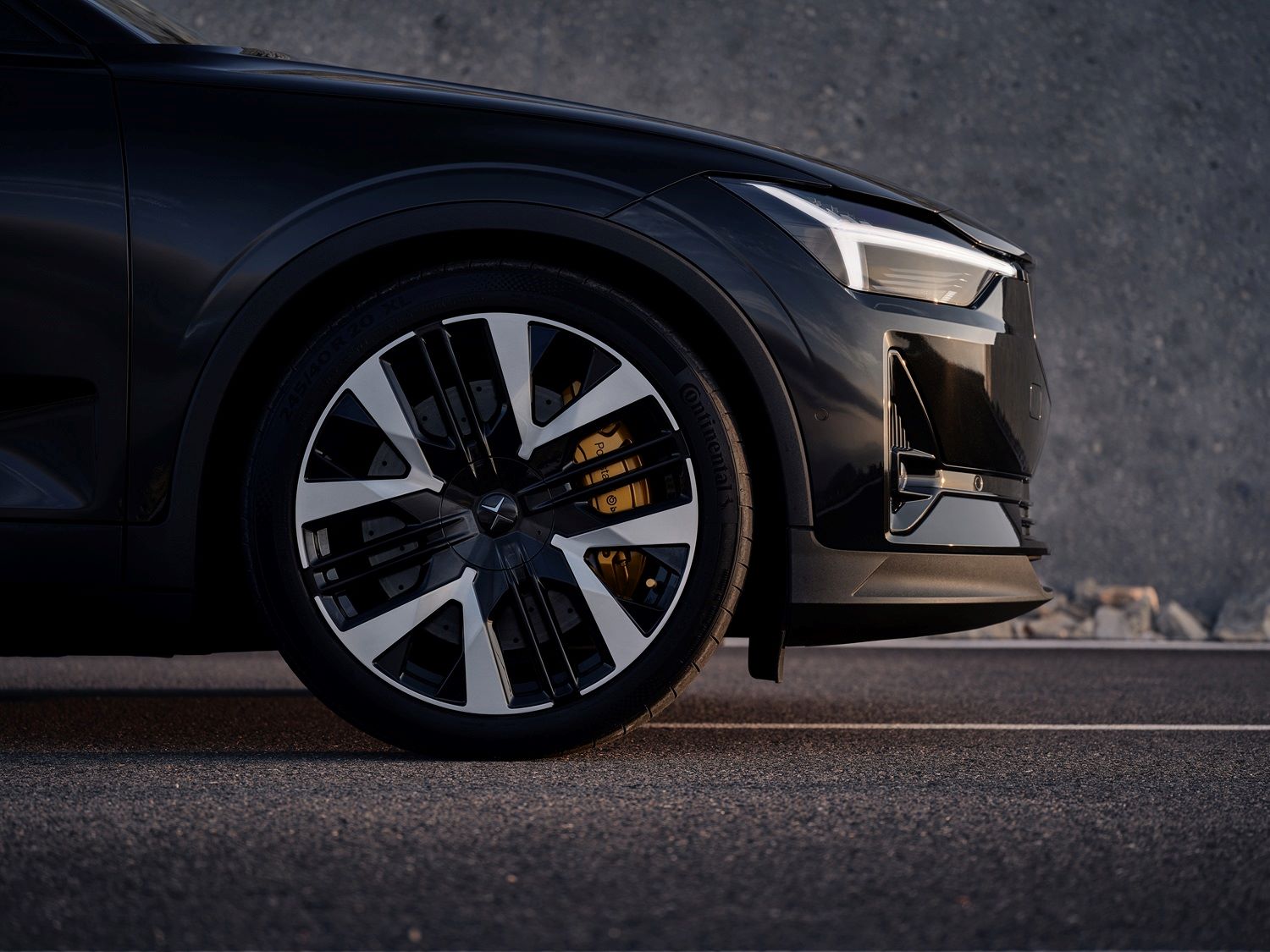 StriveME - بولستار تطرح طرازها الجديد لعام 2024 بولستار 2 في الإمارات